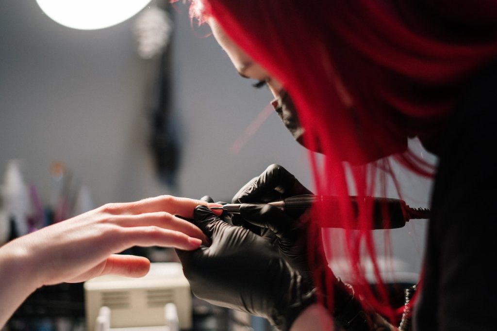 Russian Gel Manicure vs Traditional Manicure: How to Choose - The Alley ...
